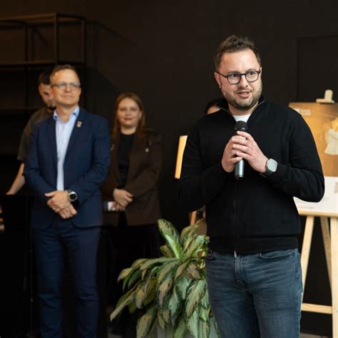 Банк Львів Банк Львів Added A New Photo