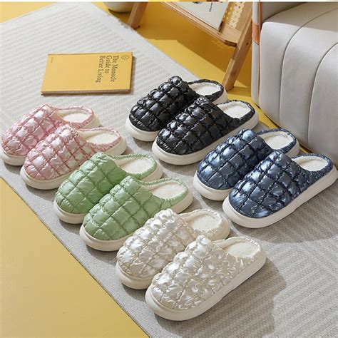 유투미월드 ♥당일 출고♥ 준캡 겨울 털실내화 펄격자패딩 실내화 Up