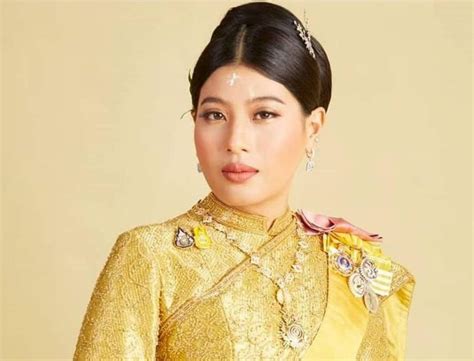 ในหลวง พระราชทานยศ เจ้าฟ้าหญิงสิริวัณณวรีฯ เป็น พลโทหญิง Thaiger ข่าวไทย