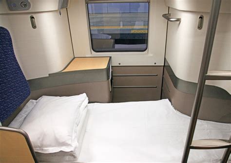 Guangzhou To Chengdu High Speed Train 17 Bullet Trains Daily