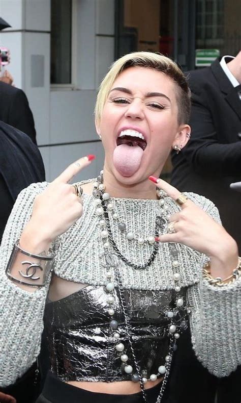 Miley Cyrus Rcelebritytongues3