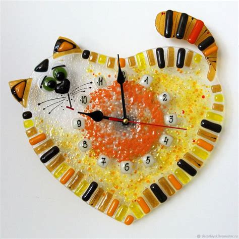 Часы настенные фьюзинг Сердечный кот в интернет магазине Ярмарка Мастеров по цене 3200