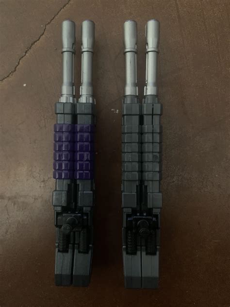 Anyone Know How To Fix This The Gun On The Right Is Not Straight When Compared To Its Shattered