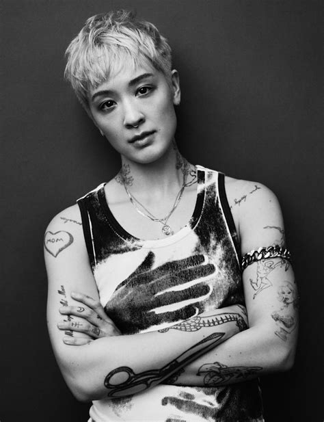 Sin Wai Kin Modern Weekly China