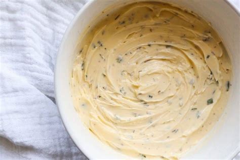 How To Make Garlic Butter Nutmeg Vinegar