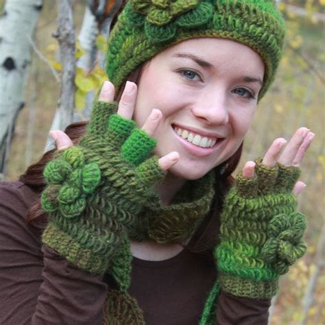 Steampunk Victorian Fingerless Gloves Crochet Pattern