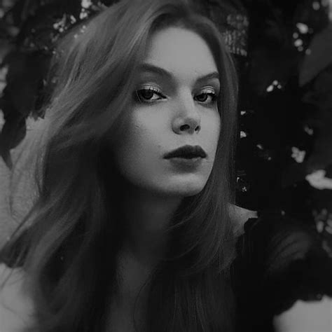 Elisama Martins Medium