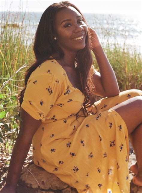 Certified Sex Educator La Shae London Black Speakers