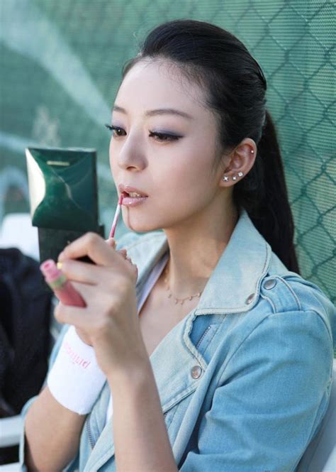 Li Yi Xiao Hot Beautiful Famous Chinese Actress