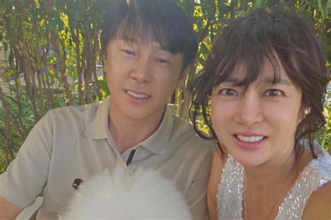 5 Potret Cantik Istri Shin Tae Yong Awet Muda Dan Tampil Modis