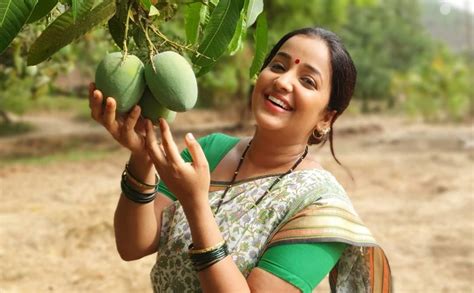 Apurva Nemlekar Biography Wiki Age Birth Date Marital Status Husband Images Serial