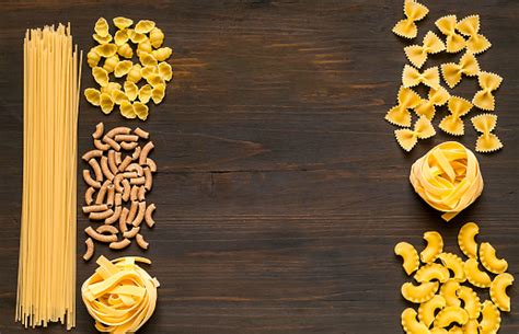 어두운 나무 배경에 다양 한 생된 파스타입니다 식품 개념입니다 플랫이 하다 보기 상위 공간을 복사 합니다 건강한 생활방식에 대한 스톡 사진 및 기타 이미지 Istock