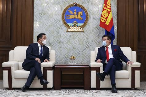 Тэтгэвэр тогтоохдоо НДШ ийн дараалсан таван жилээр тооцдог байх хуулийн төсөл өргөн барилаа