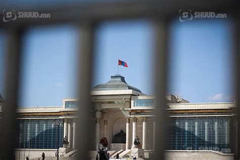 Л Оюун Эрдэнэ Амаргүй цаг тайгаа нүүр туллаа