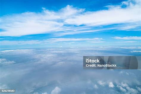Langit Dan Awan Dilihat Dari Pesawat Terbang Foto Stok Unduh Gambar