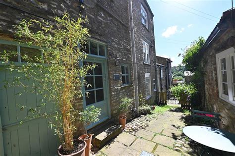 New Road Richmond 2 Bed Terraced House £775 Pcm £179 Pw