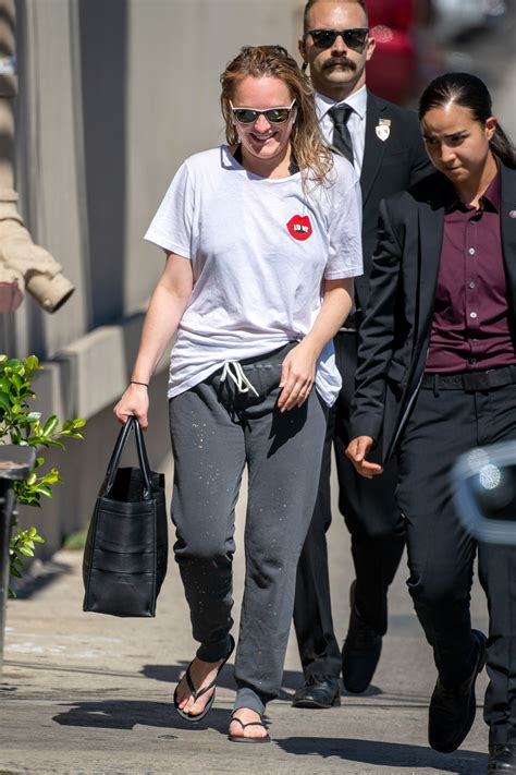 elisabeth moss s feet