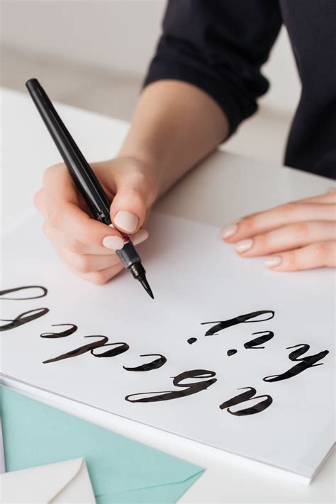 5 Free Online Calligraphy Courses Learn Calligraphy Online Vogue