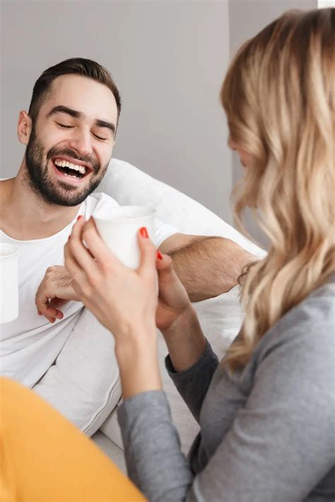 12 THINGS SMART WOMEN DO IN A RELATIONSHIP Realest Love