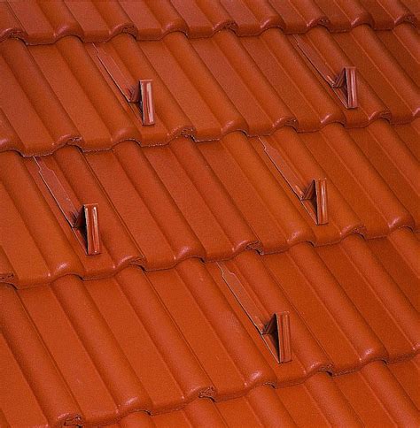 Новинка BRAAS: снегозадерживающая скоба для керамической черепицы ...