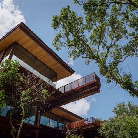 Operable Screens Wrap Beachfront House In Hawaii By Olson Kundig