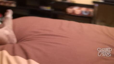 Slim Teenage Girl Produces Her Debut Adult Film Sex Com