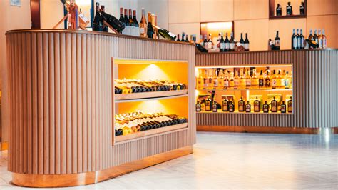 Монголын анхны премиум ликёр дэлгүүр Aurug 5 жилийн ойгоо тэмдэглэж байна Buro 24 7