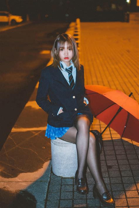 柒柒要乖哦 深夜公园jk 微圖坊