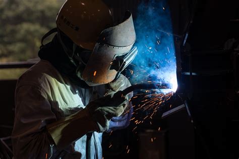 鋼構造物工事業 有限会社安西工業