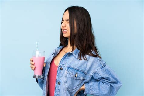 Premium Photo Woman Posing With Milkshake