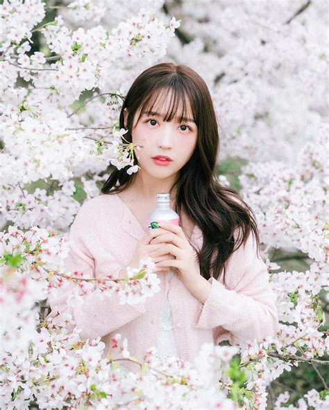 수호 인물스냅 프로필사진 서울스냅 일상스냅 뽀글뽀글이가 된 윤정이🐶 Instagram