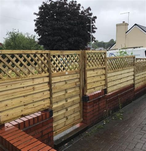 26 Fence Ideas With A Lattice Top To Level Up Your Curb Appeal