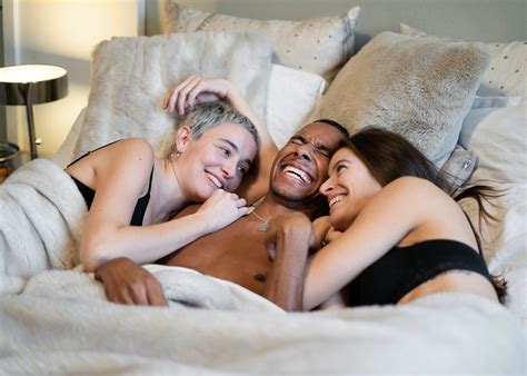 Ethical Non Monogamy A Concept In Modern Dating Honeycombers