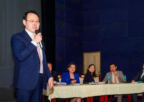 Иргэдэд үндсэн хуульд оруулах өөрчлөлтийн төслийг танилцуулж саналыг