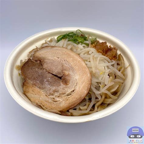 進撃のグルメ＠コンビニ新商品（セブンイレブン・ローソン・ファミマ）＠shingeki On Twitter 「とみ田監修 デカ豚ラーメン