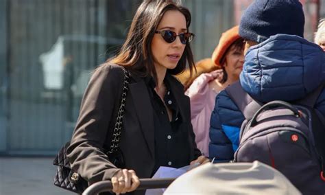 Майката и жената на Нотариуса Цялото семейство е в тежко състояние Пишат се измислици ᐉ Новини