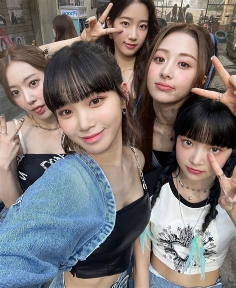 Blip 르세라핌 단체 사진