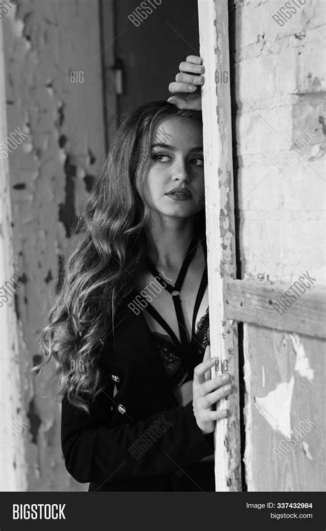 Beautiful Fit Sexy Image And Photo Free Trial Bigstock