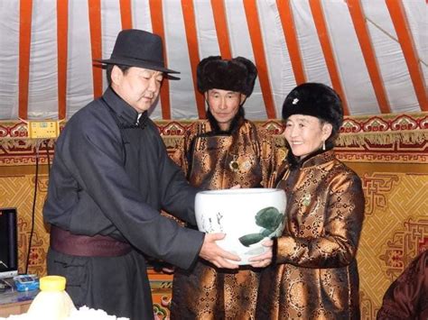 СҮХБААТАР АЙМГИЙН АВАРГА МАЛЧИН ӨРХИЙН ШАГНАЛЫГ ГАРДУУЛАВ