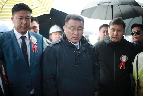 Баянхошуу дэд төвд 126 айлын түр суурьшуулах орон сууцыг ашиглалтад орууллаа