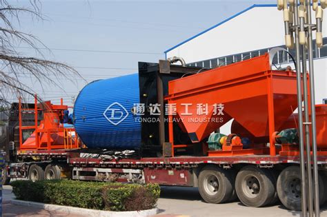 江苏客户有机肥生产线三车连发 案例展示 河南通达重工科技有限公司