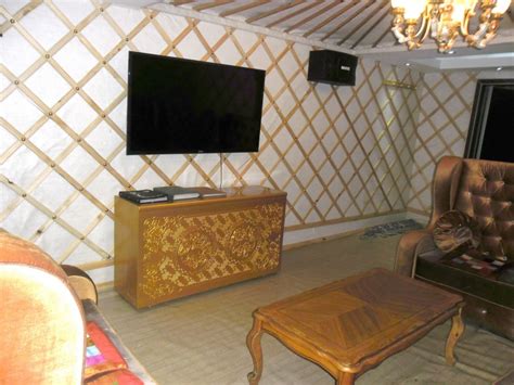 Модон тавилга Монгол гэрийн загвараар дотор тохижилт хийнэ Урдай