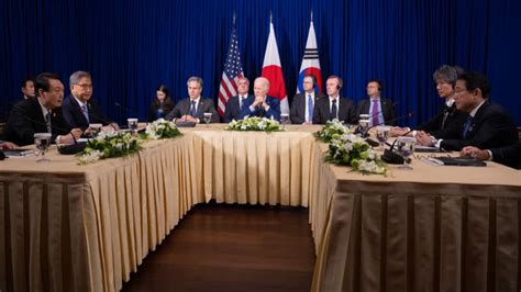 កូរ៉េខាងត្បូង អាមេរិក ជប៉ុន បើកកិច្ចសន្ទនាសន្តិសុខសេដ្ឋកិច្ចលើកដំបូង Tnaot