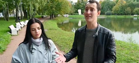 Stranger Helps Poet In Exchange For Sex With His Girl Zb Porn