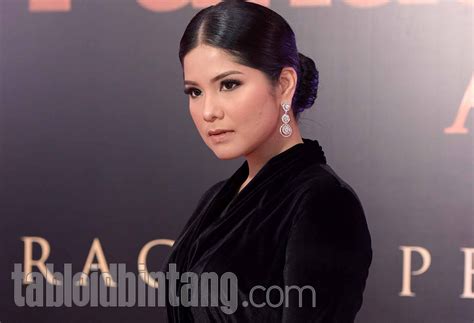 Sibuk Kampanye Bagaimana Annisa Pohan Dan Suami Menjaga Kebugaran