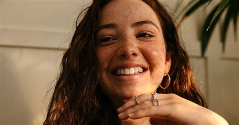 How To Get Rid Of Freckles Treatment And At Home Tips