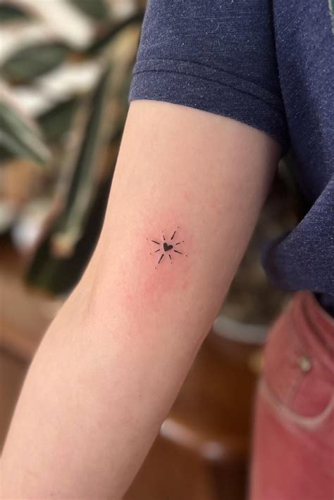 35 Hot Small Star Tattoo Design Ideas