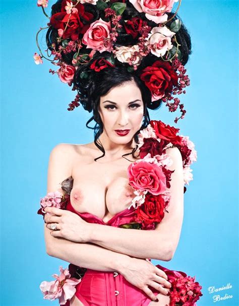 Foto De Dita Von Teese In Roses