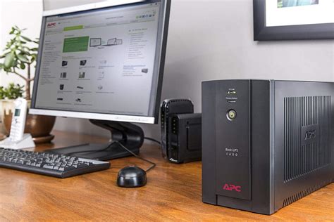 UPS online là gì? Phân biệt bộ lưu điện online và offline - META.vn