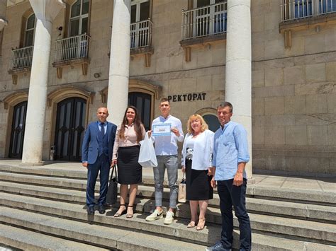 Академията отличи с грамота и стипендия от 2000 лева победителя в Национална ученическа